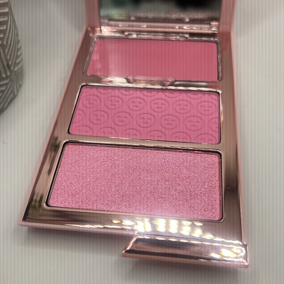 ONE/SIZE | Makeup | One Size Cheek Clapper Blush Trio Attention Seeker ...